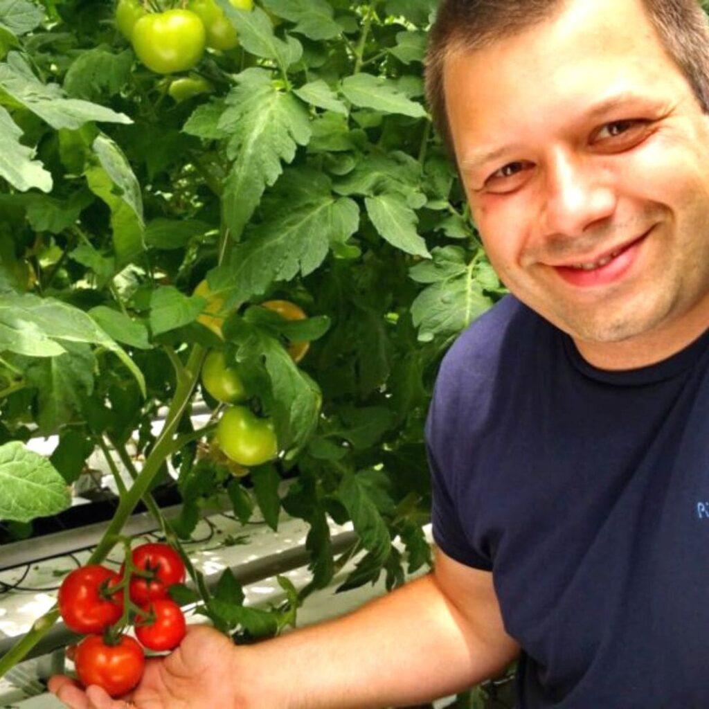 Oziris Hydroponic Greenhouses